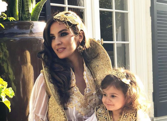 Emina Cunmulaj shkëlqen në “dimija e jelek” bashkë me vajzën e saj(Foto ...