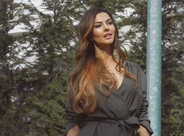 Agnesa Vuthaj si diell pranvere (Foto) – Indeksonline.net