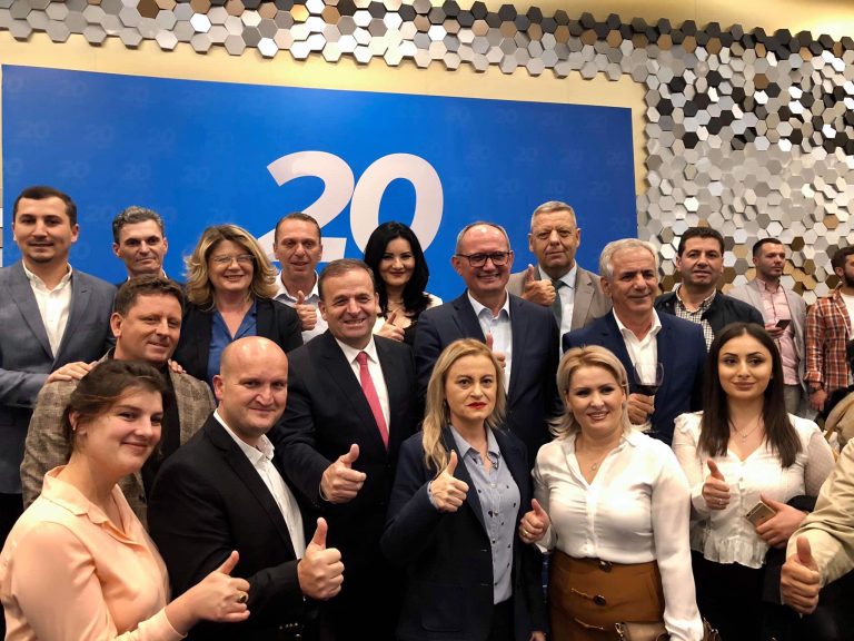 Vezvematongerwo enyika munyika vatanga kunyora mazita evanhu ...