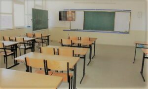 Es pren una decisió a tot Kosovo que posposa el procés d'ensenyament ...