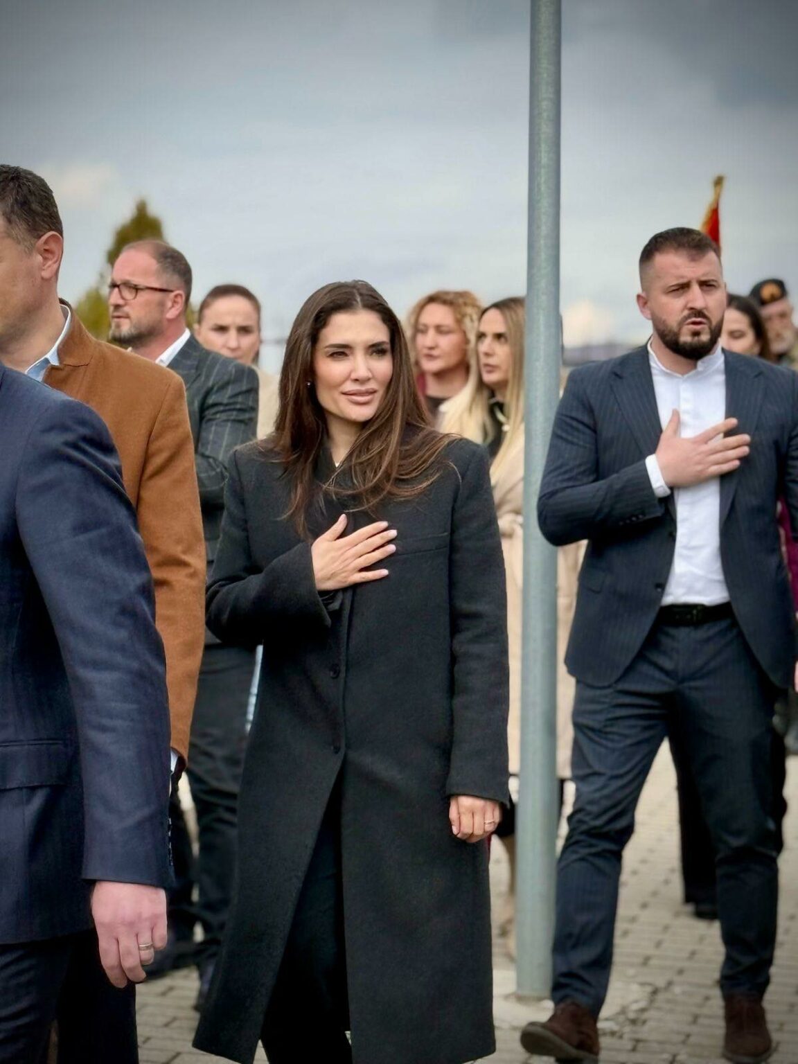 Ariana Musliu- Shoshi përkujton 27-vjetorin e betejës së Likoshanit dhe ...