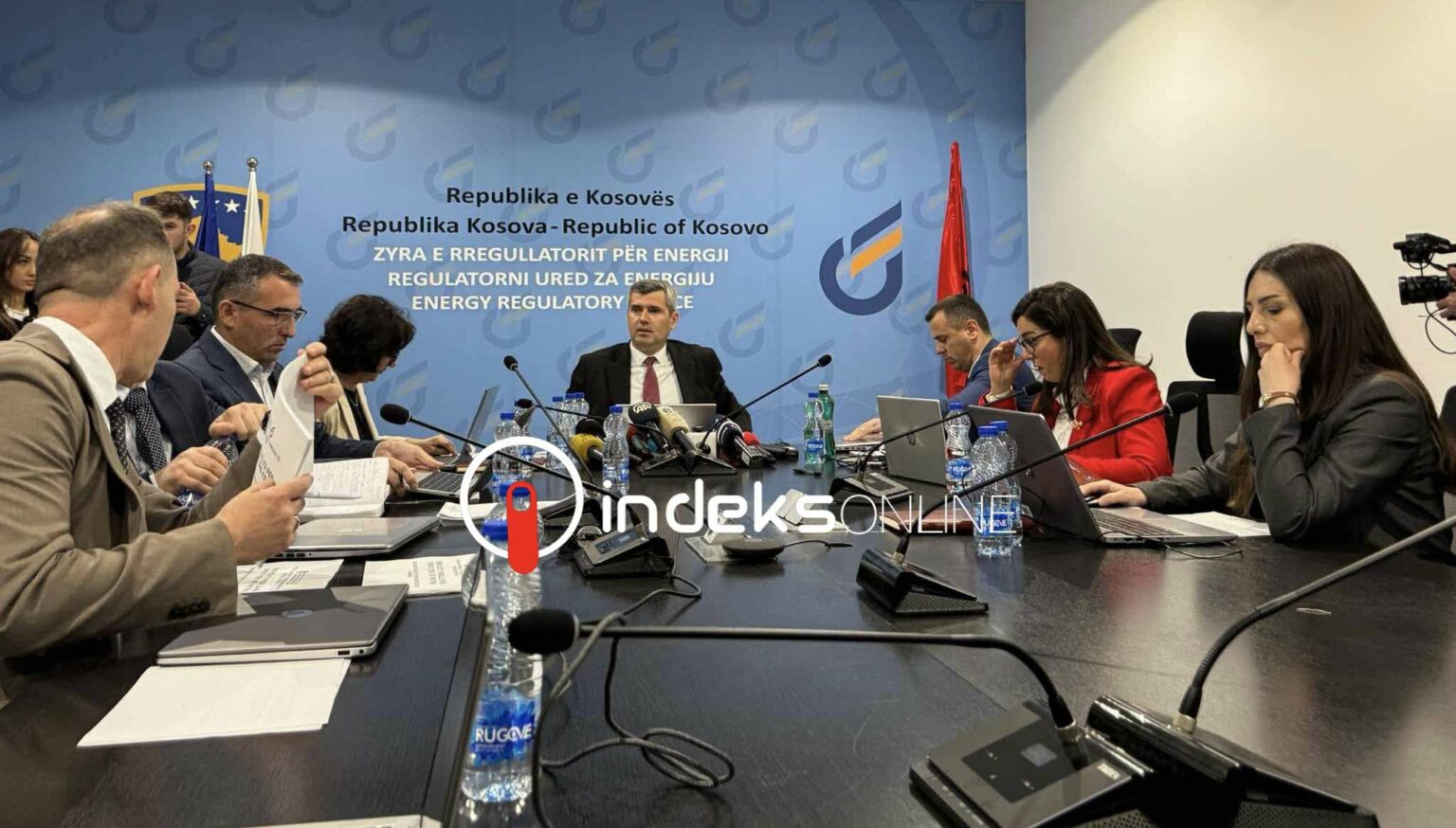 ZRRE-ja reagon pasi Komercialja ua pezulloi vendimin për treg të hapur ...