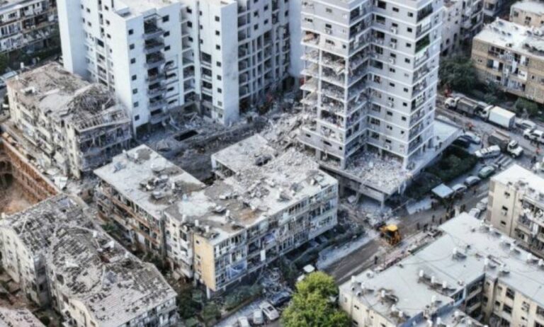 Sulmi nga Irani e ktheu bllokun rezidencial në rrënoja në një qytet ...