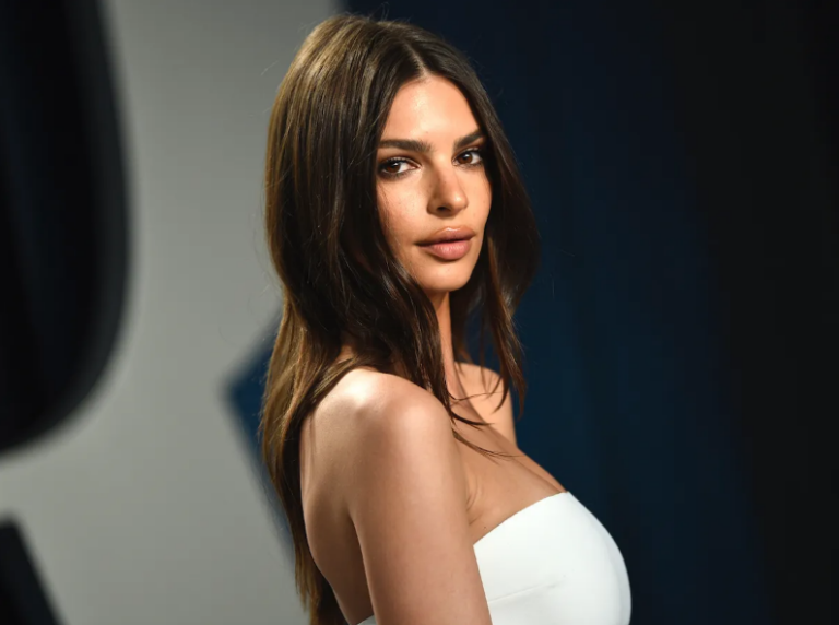 Modelja e njohur Emily Ratajkowski ka ‘djegur’ rrjetet sociale me ...