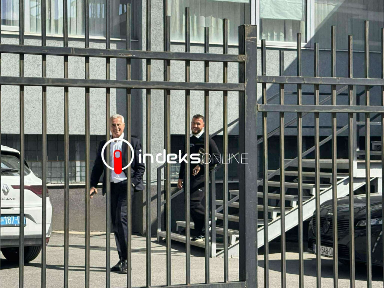 Reperi Mozzik reagon pas raportimeve për orën milionëshe dhe borxhin ...