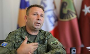 Gjenerali Rrahman Rama: Çdo ditë mesatarisht dy ushtarë po e braktisin ...
