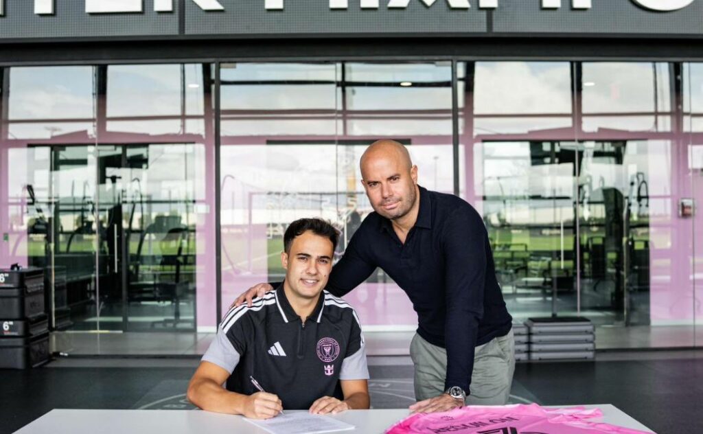 Ua hui pū ka mea pāʻani mua o Real Madrid a me United me Messi ma Inter ...