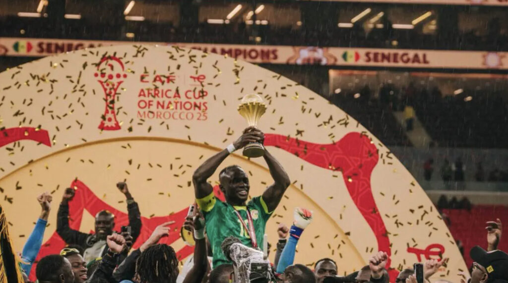 Sadio Mane received congratulations from his teammate, Cristiano ...