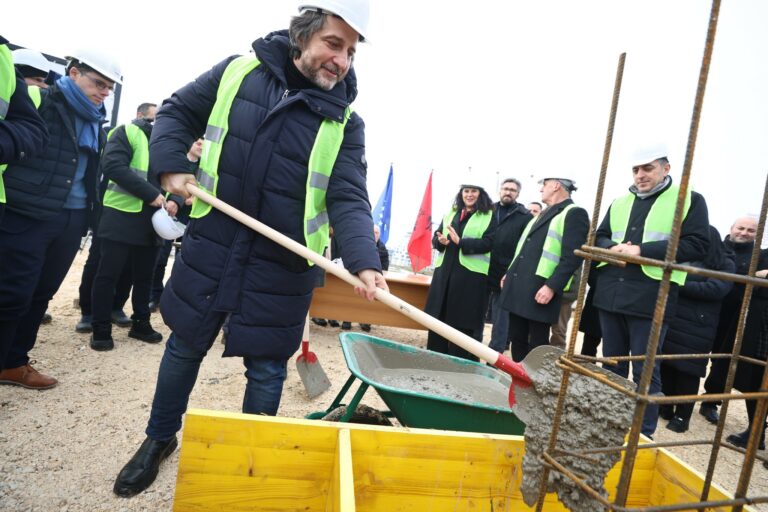 Ang mga silid ng mga propesyonal sa kalusugan ay itatayo sa isang ...