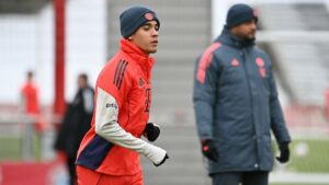 He rongo pai tā Vincent Kompany, te kaiako o Bayern Munich, mō ngā pā o ...