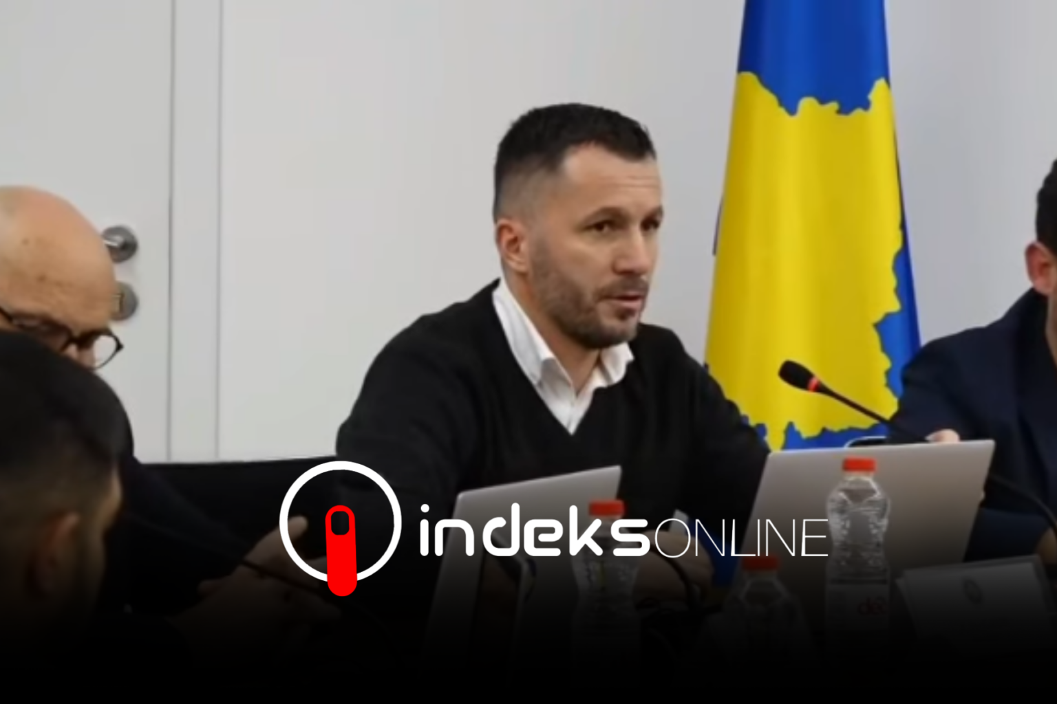 Član Demokratske stranke Kosova v osrednji volilni komisiji Ilir Gashi ...